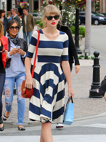 Dear Beautiful ...: Fashion 101: Classic Taylor Swift