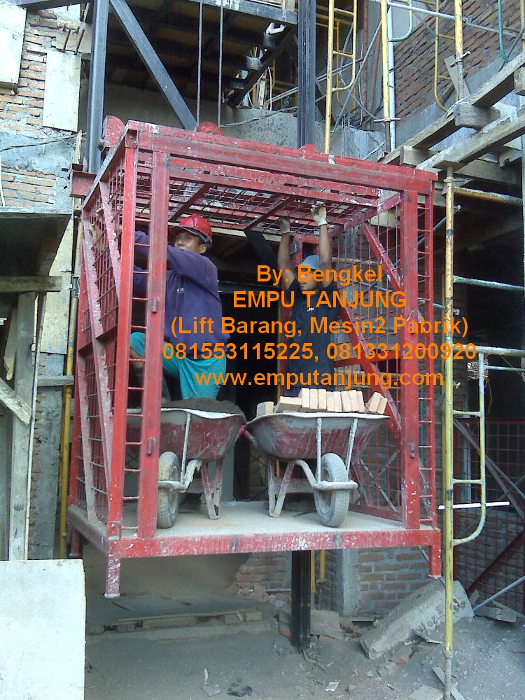 Bengkel Empu Tanjung: Construction Lift