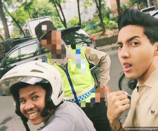 artis: Aron Ashab Artis Sok Terkenal - Selebritis Indonesia