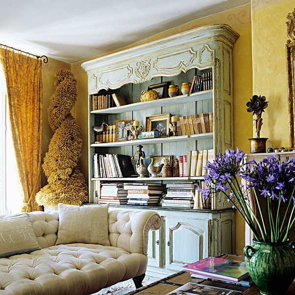 Eye For Design: Decorating With Antique Bookcases