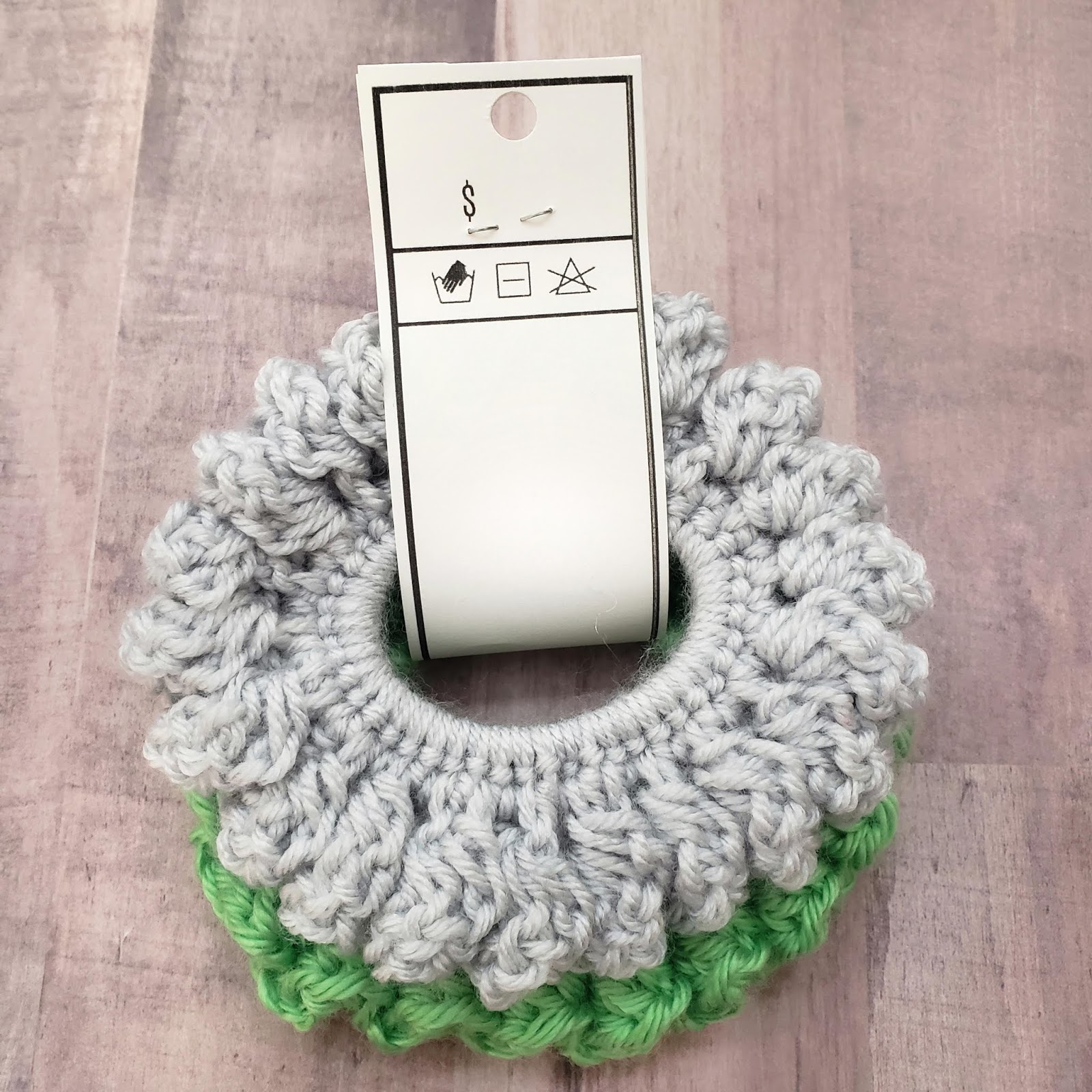 Another free printable scrunchie tag!