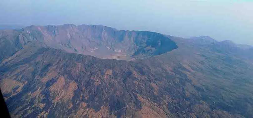 Perbedaan Kawah dan Kaldera