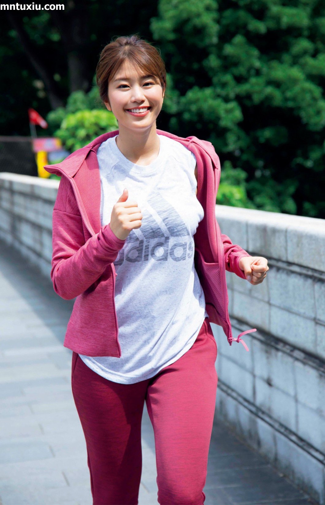 千變萬化的飛俠: Ami Inamura