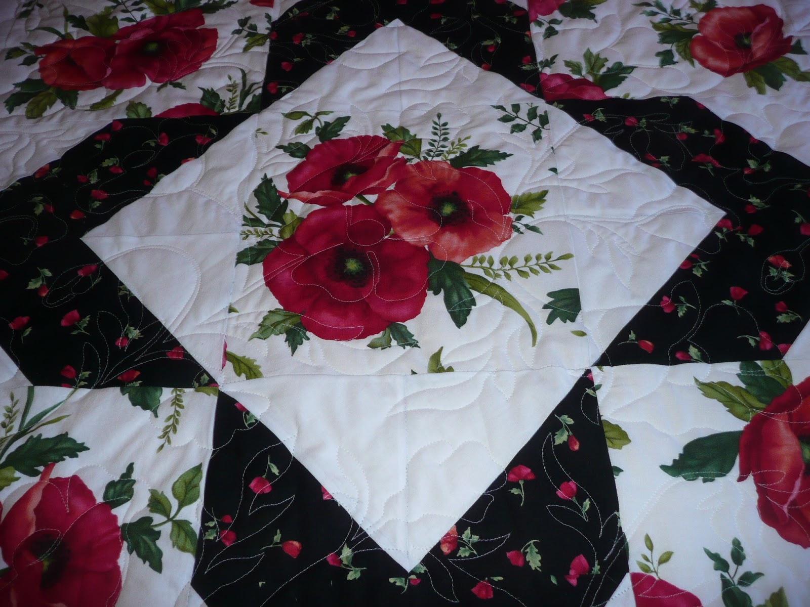 Acorn Ridge Quilting: Nancy's Poppy Quilt