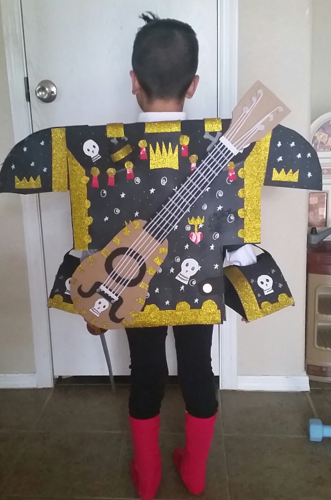 Geeky Mom Extraordinaire : Manolo Sanchez Costume from The Book of Life