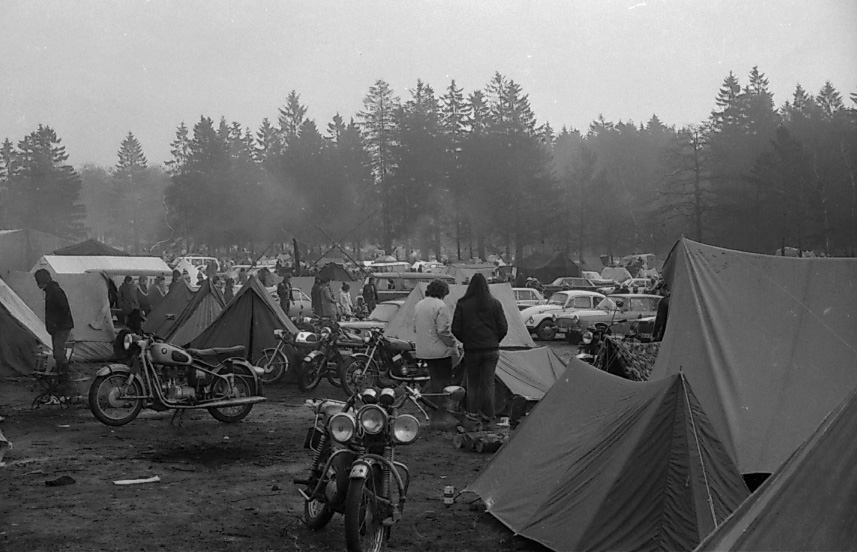 The Velobanjogent: Some more scanned slides and negatives from 1974-75 ...