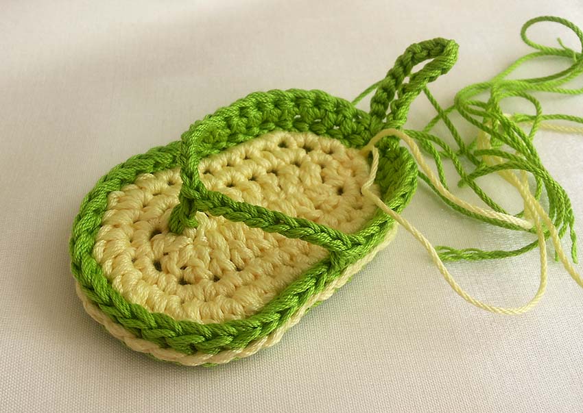 FREE CROCHET PATTERN: Flip flop key chain