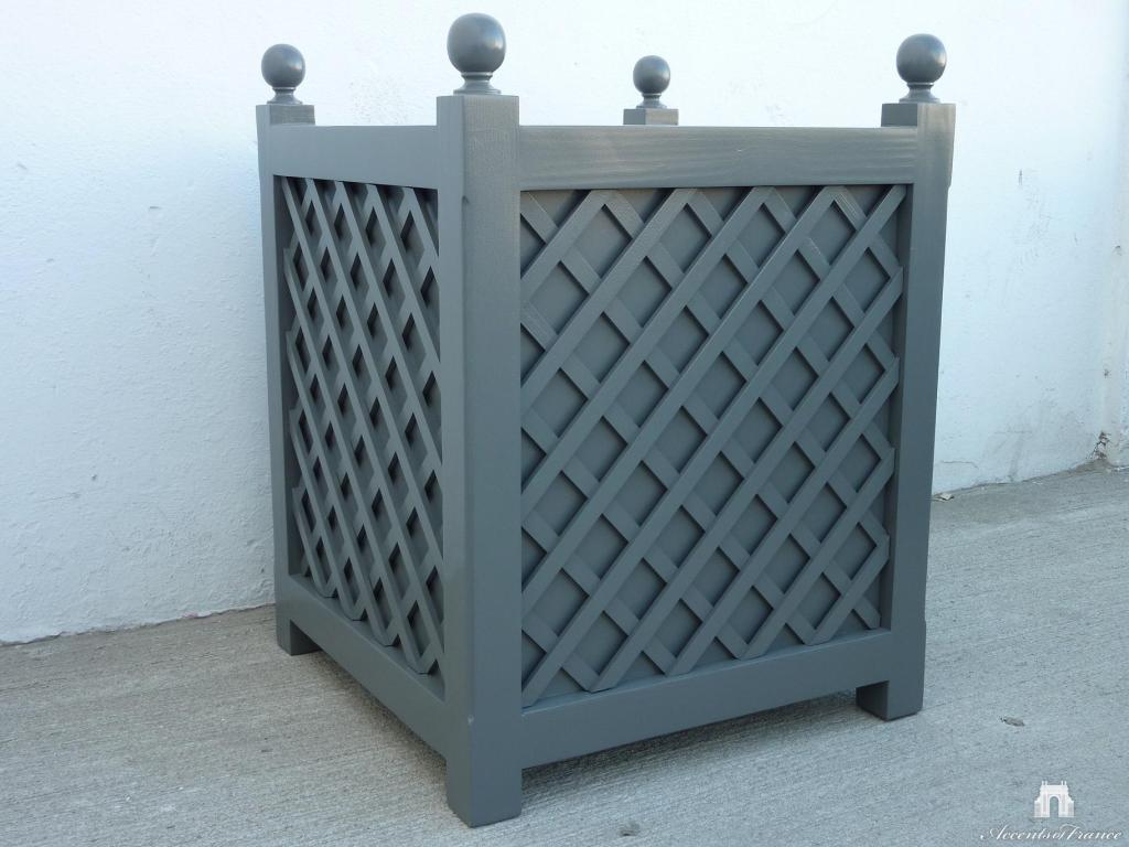 Parsimonious Décor Darling: Dreams of Versailles and a DIY Planter