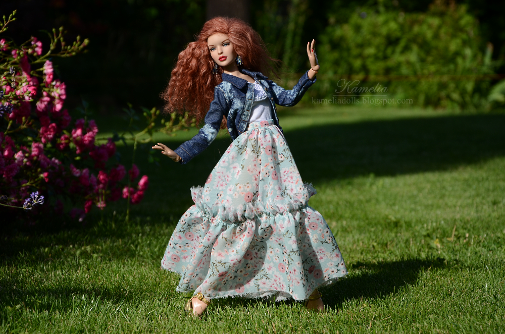 Kamelia: Roztańczona Peggy | Dancing Peggy