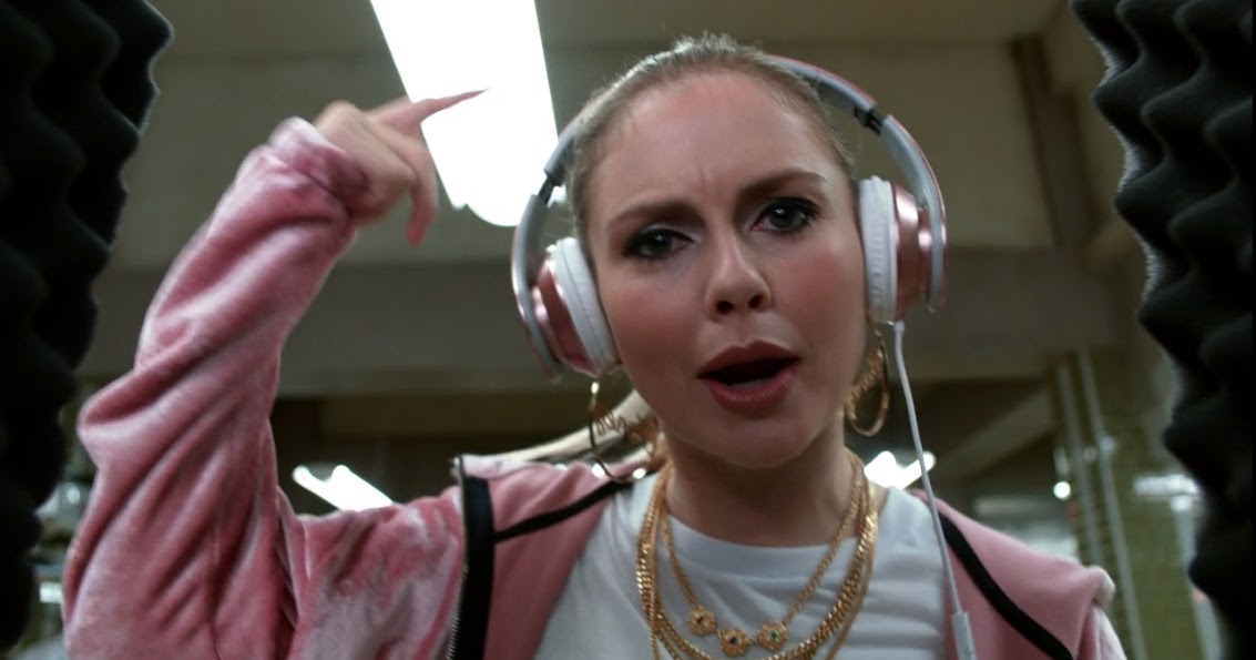 Doux Reviews: iZombie: Mac-Liv-Moore