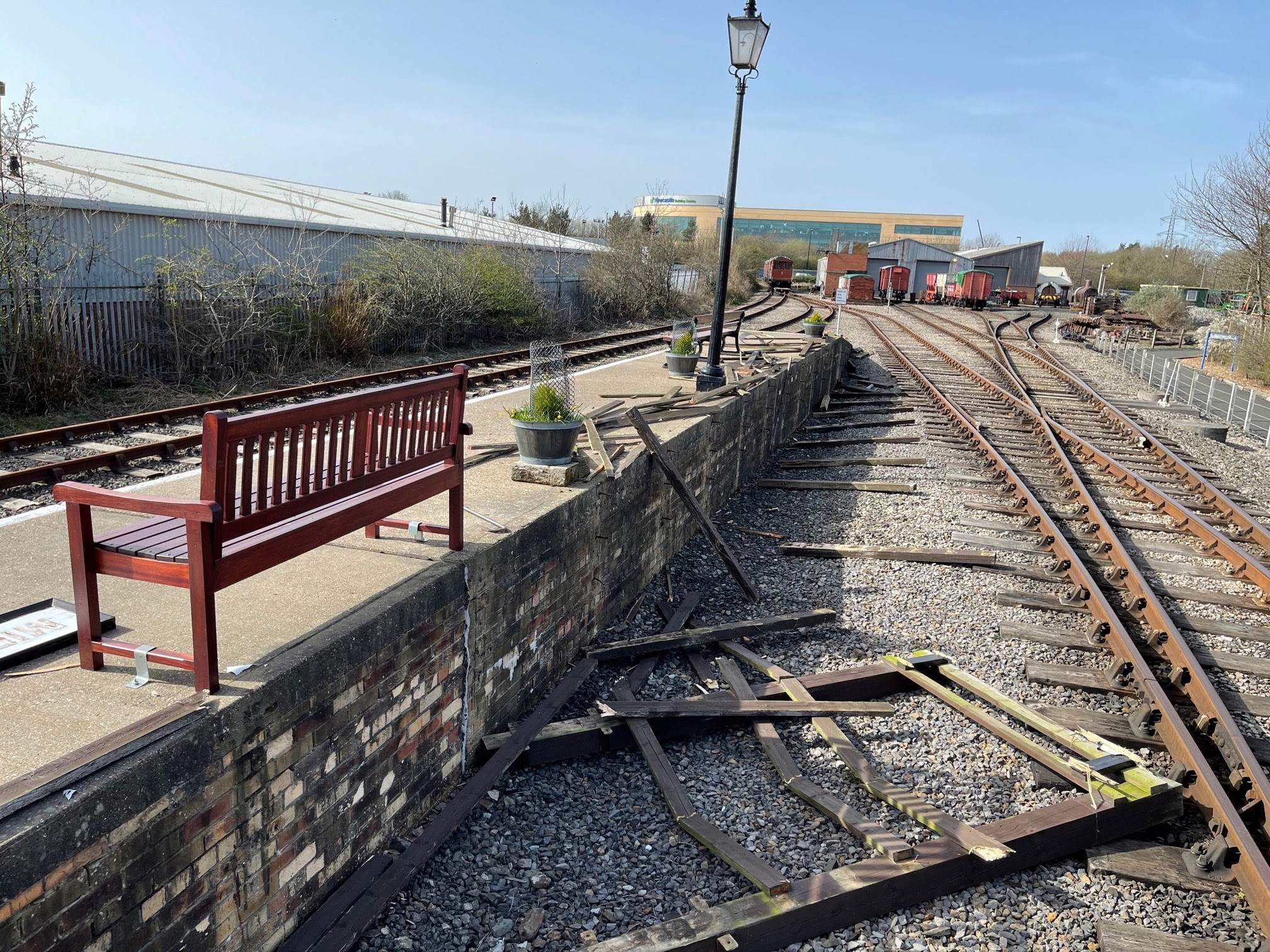 North Tyneside Steam Railway: Middle Engine Lane platform fence removal