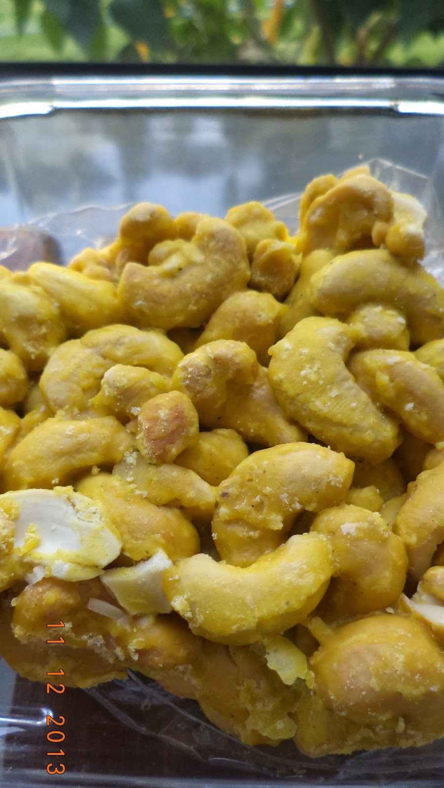 Pink-Lemon-Tree: Cashewnut toffee (Jeedipappu Pakam)