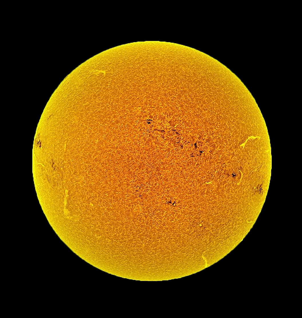 Pictures of Sun with H-Alpha filter - AstroMadness.com