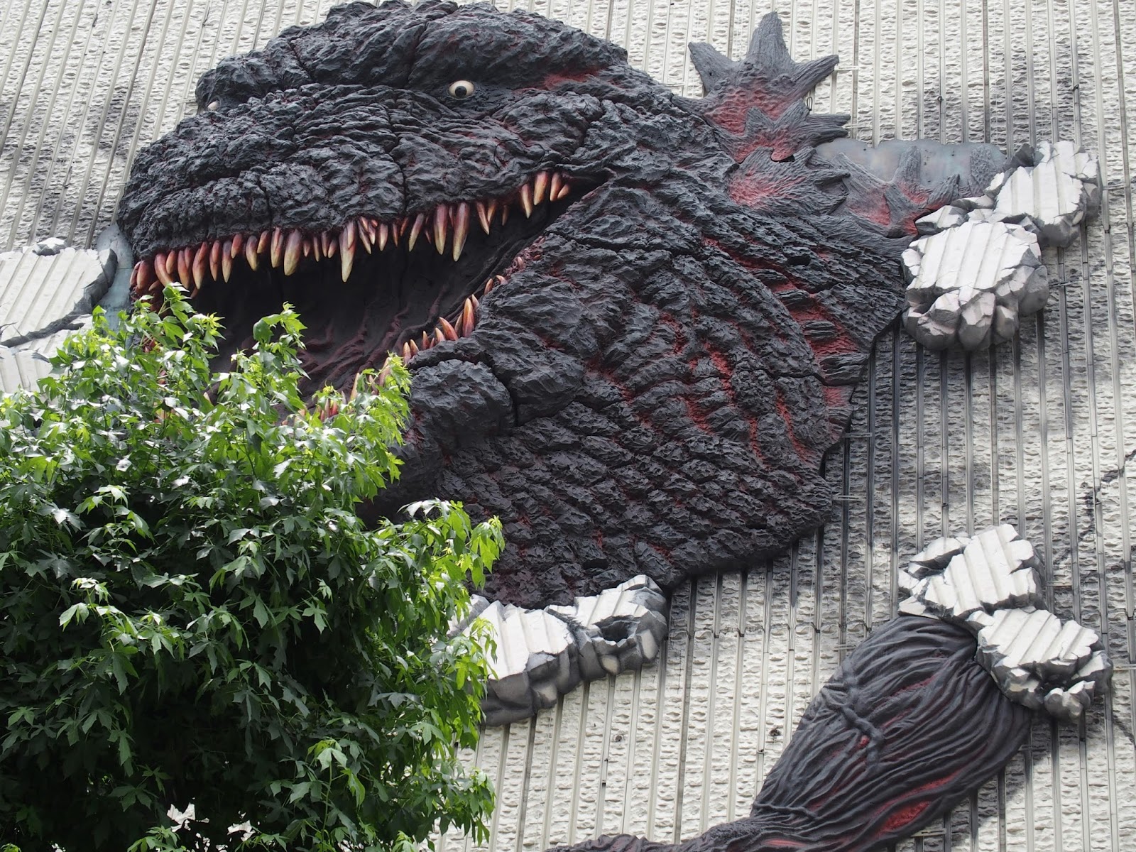 Sidelong Glances of a Pigeon Kicker: GODZILLA SMASHES SHIBUYA PARCO ...