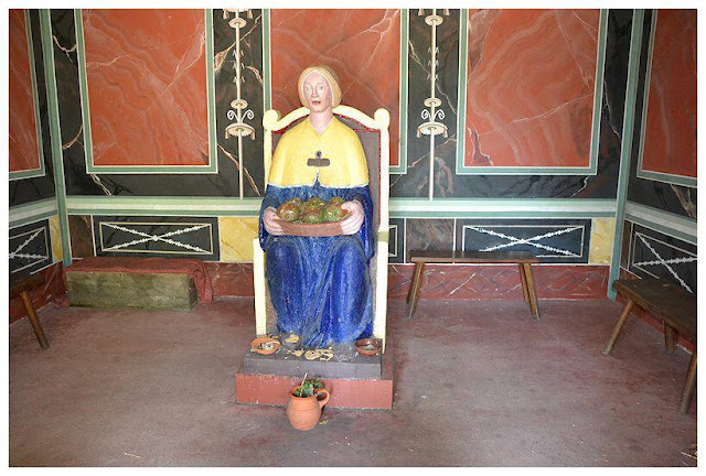 MOS RELIGIOSVS: NEHALENNIA