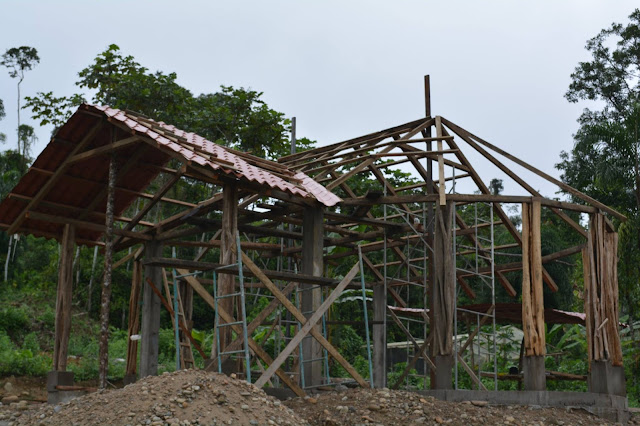 La Prensa de RJL: UNA CASA COMUNAL SE CONSTRUYE EN NANGARITZA YA TIENE ...