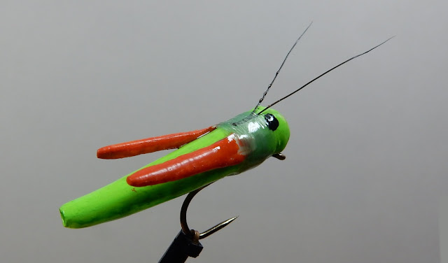 Flytying: New and Old: Pontoon Hopper