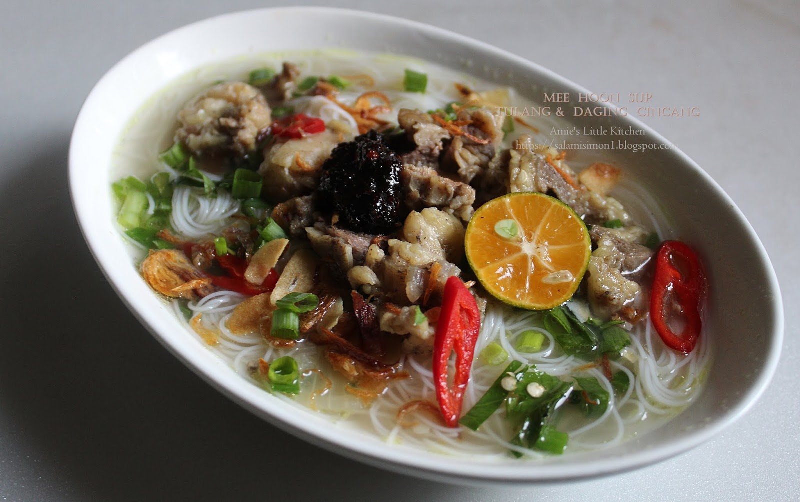 Mee Hoon Sup Tulang dengan Daging Cincang - Amie's Little Kitchen