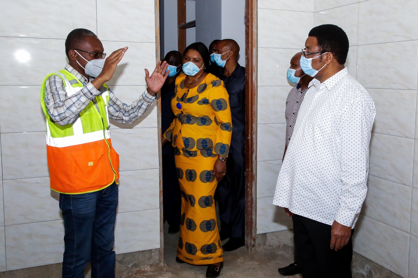 WAZIRI MKUU AKAGUA MAENDELEO YA UJENZI WA JENGO LA TUME YA UCHAGUZI (NEC), LILILOPO NDEJENGWA ...