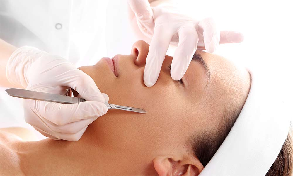 Dermaplaning | ¿Qué es el dermaplaning? - Remedios casero de la abuela