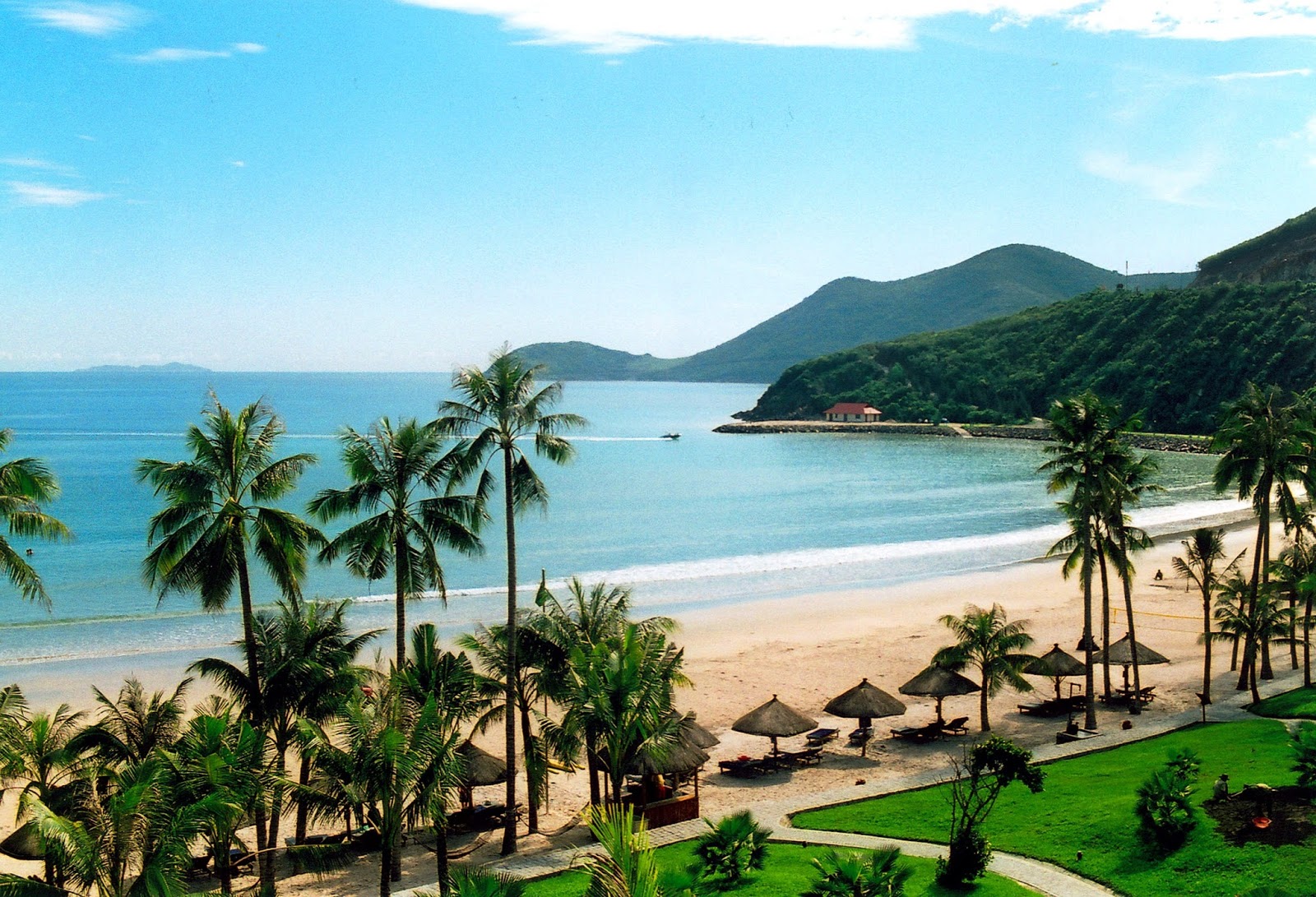 Trans World Travel: Mui Ne, A Paradise for Beach Lovers Visiting Vietnam