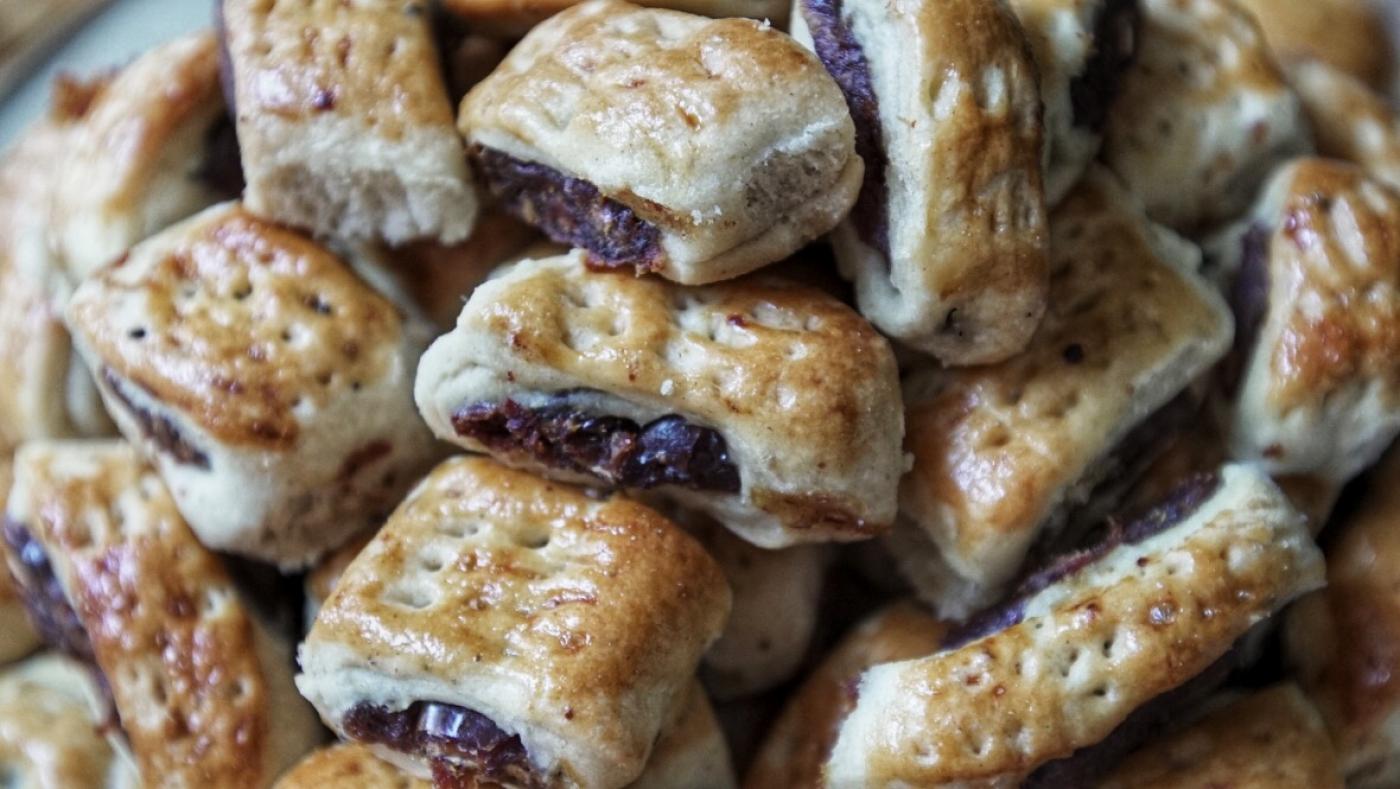 How to make sweet date cookies from Iraq | Arabic Food Recipes