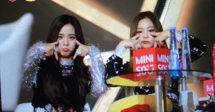 JISOO x JENNIE FEELING TT - BlackPinkbuzz