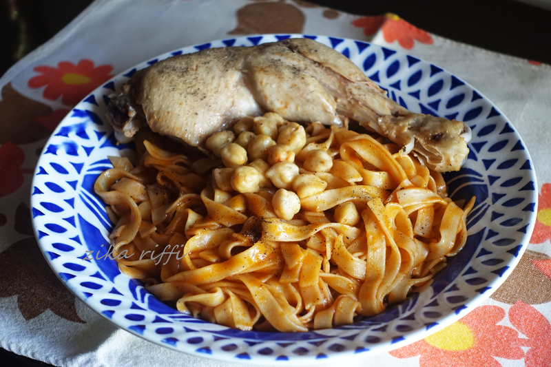 RECHTA CAMPAGNARDE AU POULET SAUCE ROUGE