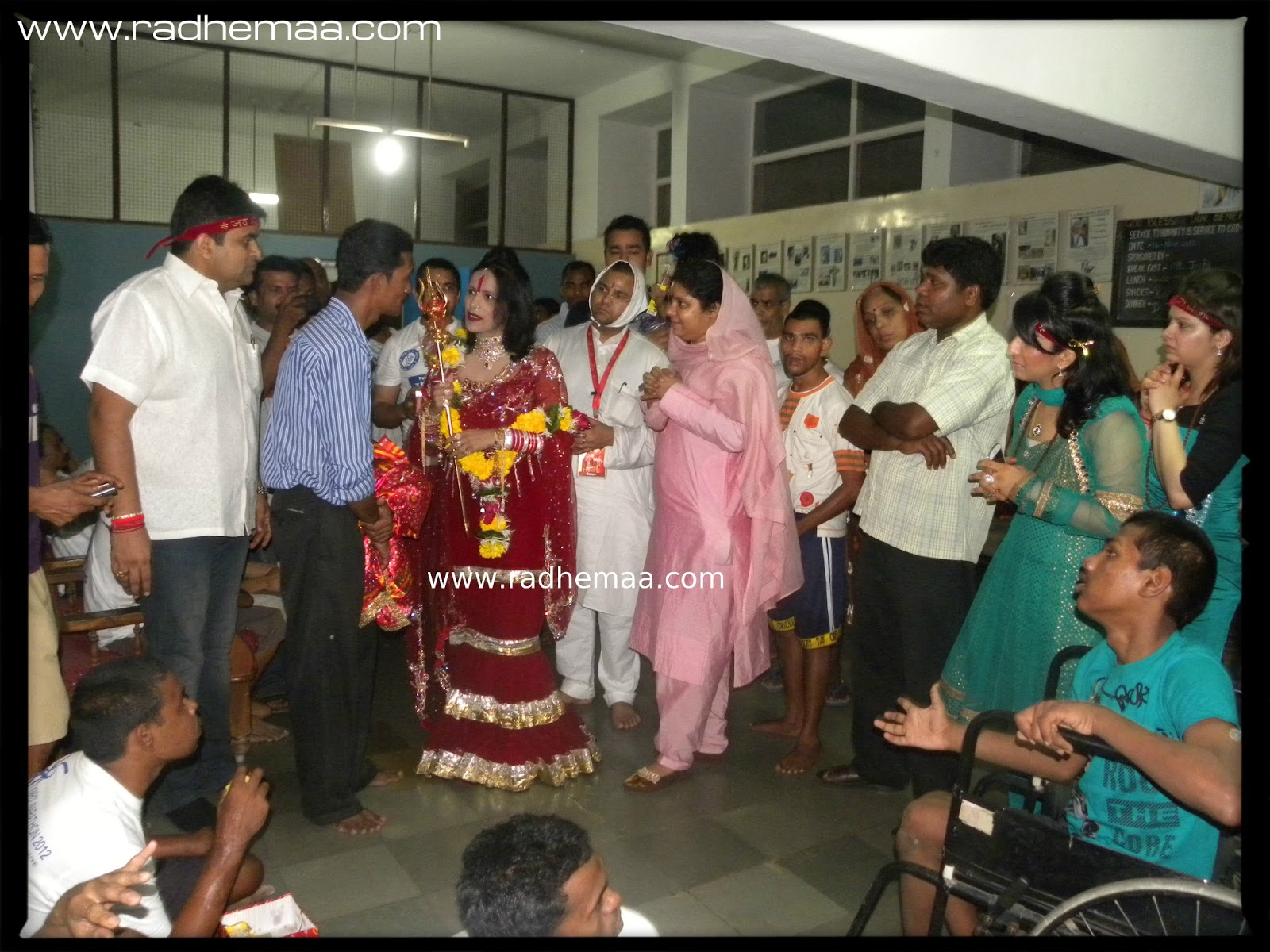 Radhe Maa: Shri Radhe Maa - Seva is also bhakti