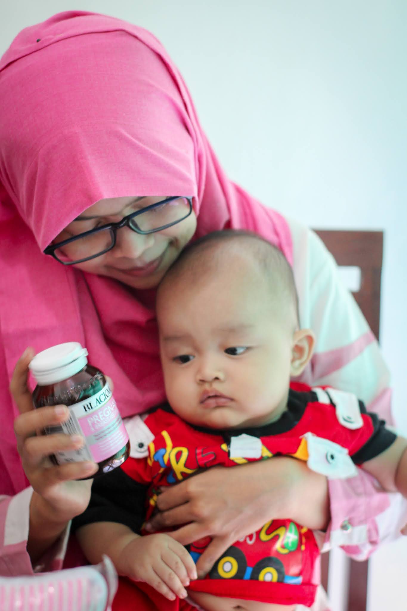 Lancar Menyusui dengan ASI Bernutrisi - Pena Biru