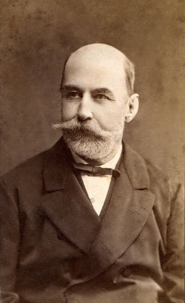 40 Cool Photos Show Unique Styles of Beards and Mustaches During ...