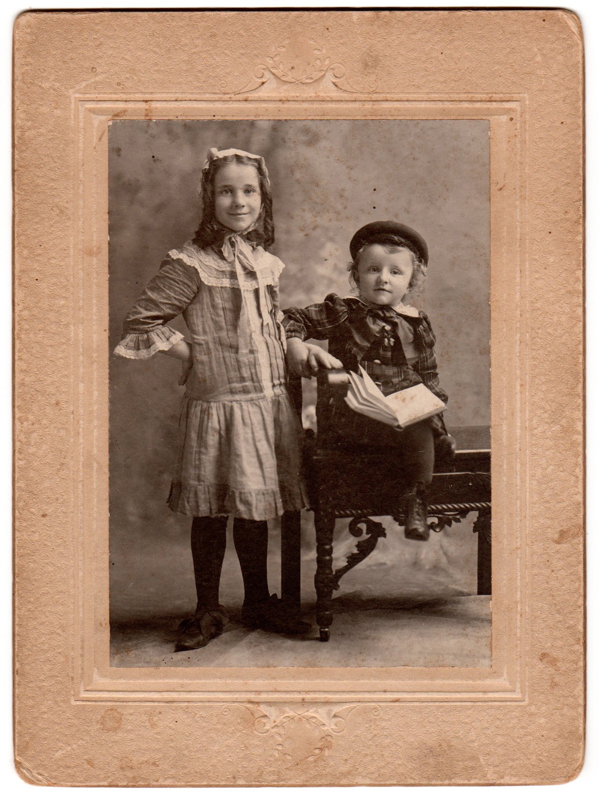 Threads In Time by Pallas: Vintage Photo Sunday - Brother and Sister