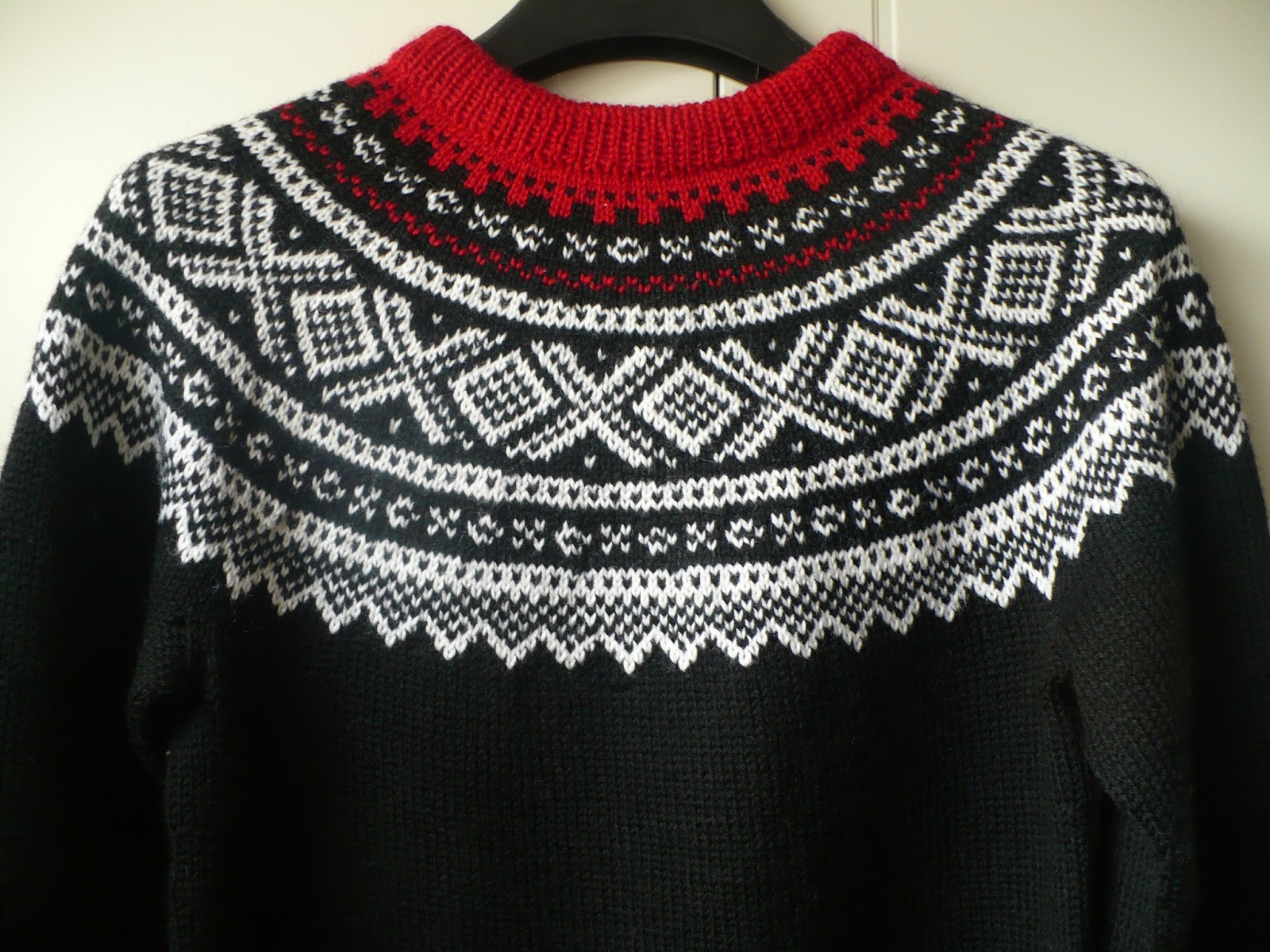 Noor-Strikk: Svart Mariusgenser str S