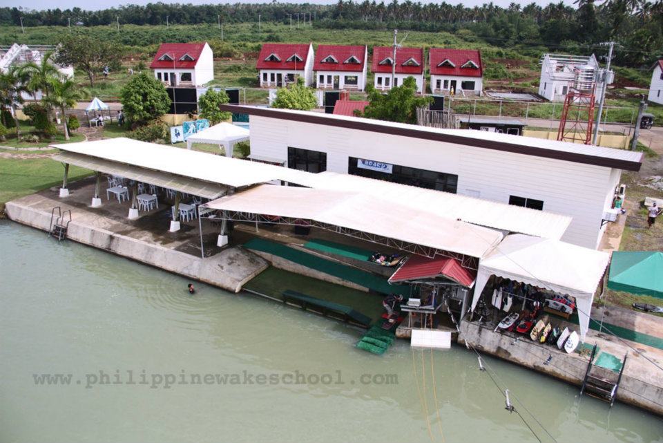 DAVAO HOMES 888: LOFT TYPE OF DECA HOMES RESORT RESIDENCES - Davao City.