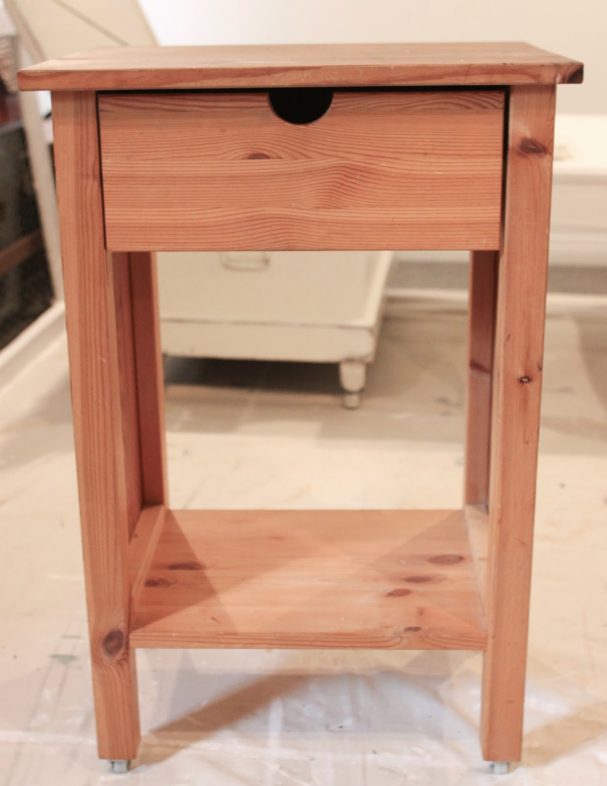 White Rustic Side Table at Herbert Hamilton blog