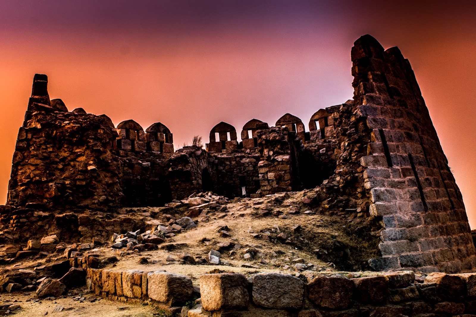 Tughlaqabad Fort (1320), Delhi, a massive fort of grandeur - in ruins