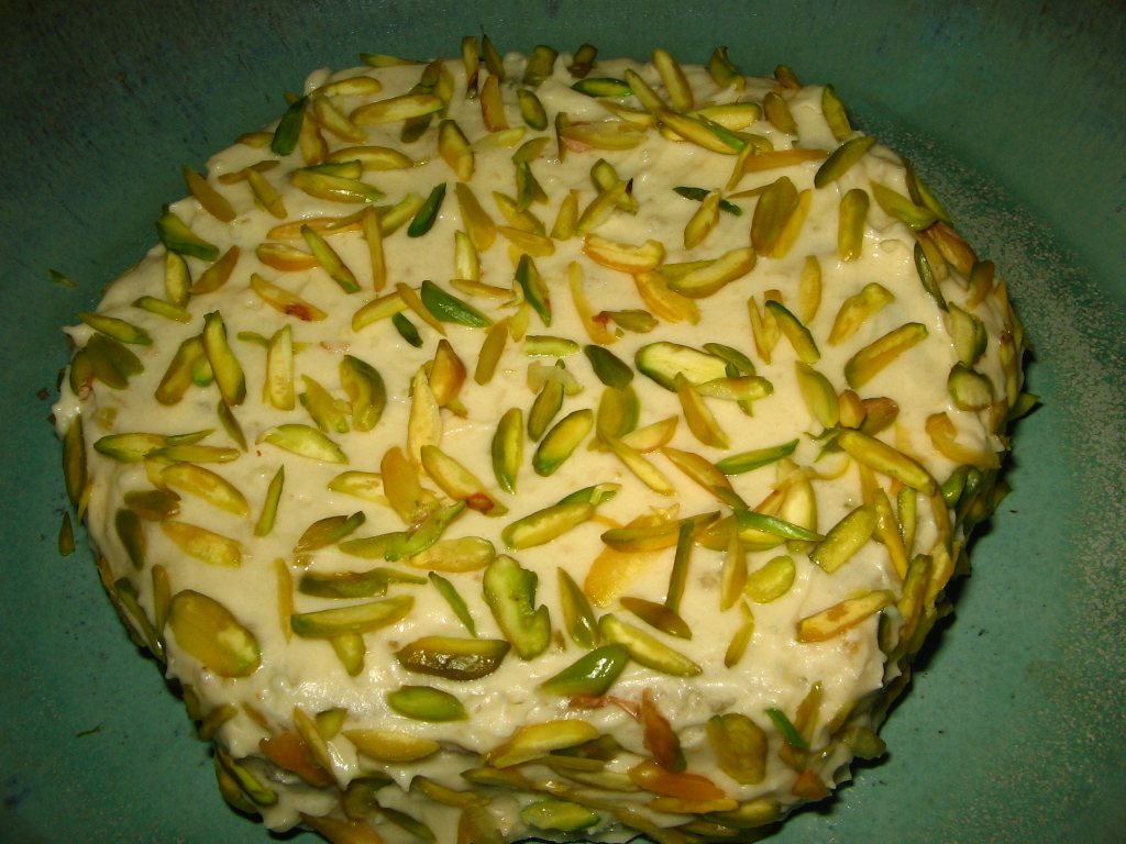 AnnaParabrahma: Pista Cake Bake Together