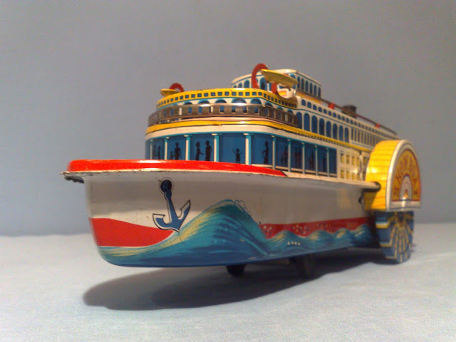 TOMS TECH TOYS: BOAT MODELS