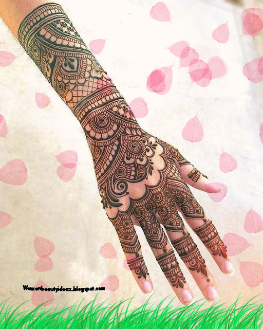 Different styles of Mahandi desgins