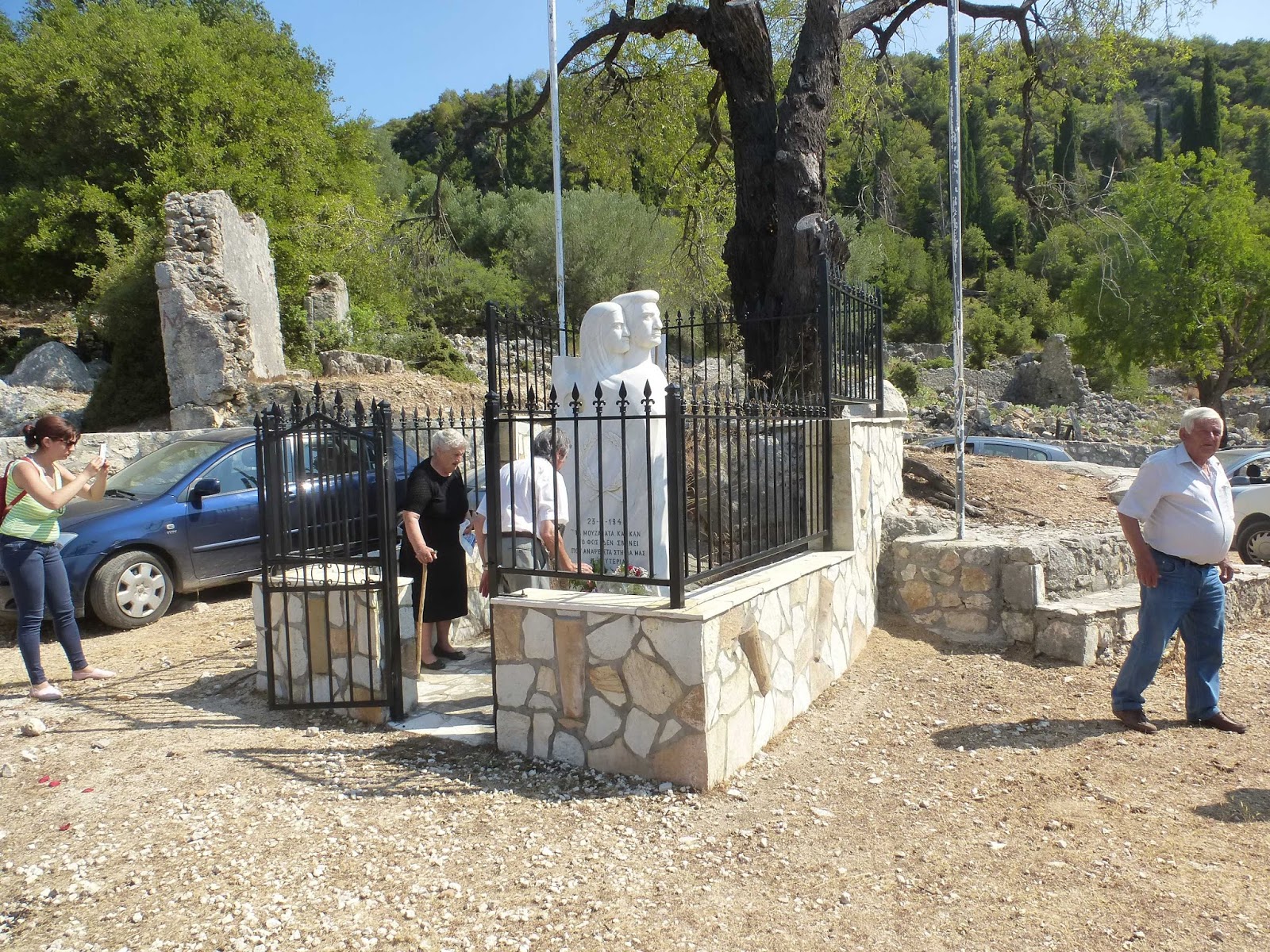 ΔΑΜΟΥΛΙΑΝΑΤΑ: ΜΟΥΖΑΚΑΤΑ ΤΟ ΜΑΡΤΥΡΙΚΟ ΧΩΡΙΟ ΤΗΣ ΚΕΦΑΛΟΝΙΑΣ