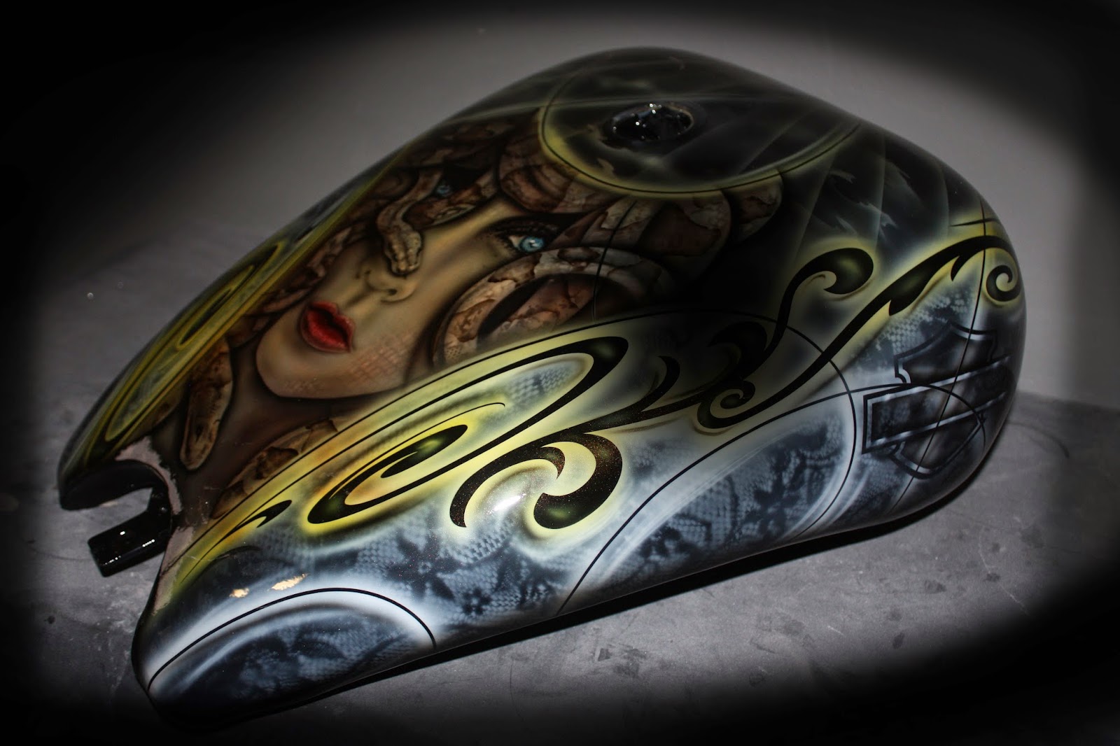 Online Motorcycle Paint Shop: Medusa Filigree and lace.
