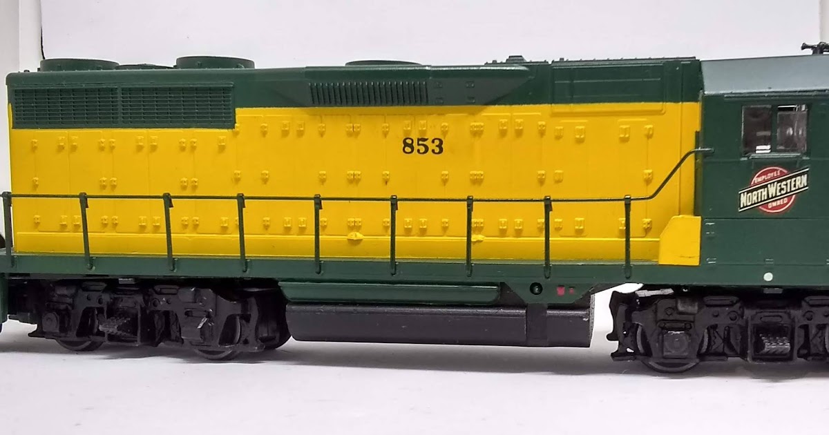 Athearn CNW GP35 #853