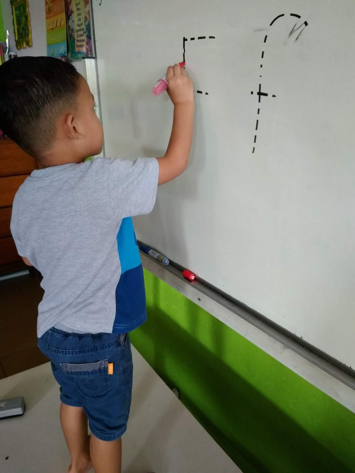 Taska Ummi Ida: Aktiviti 4 Tahun : Aktiviti Menyurih Huruf Ff