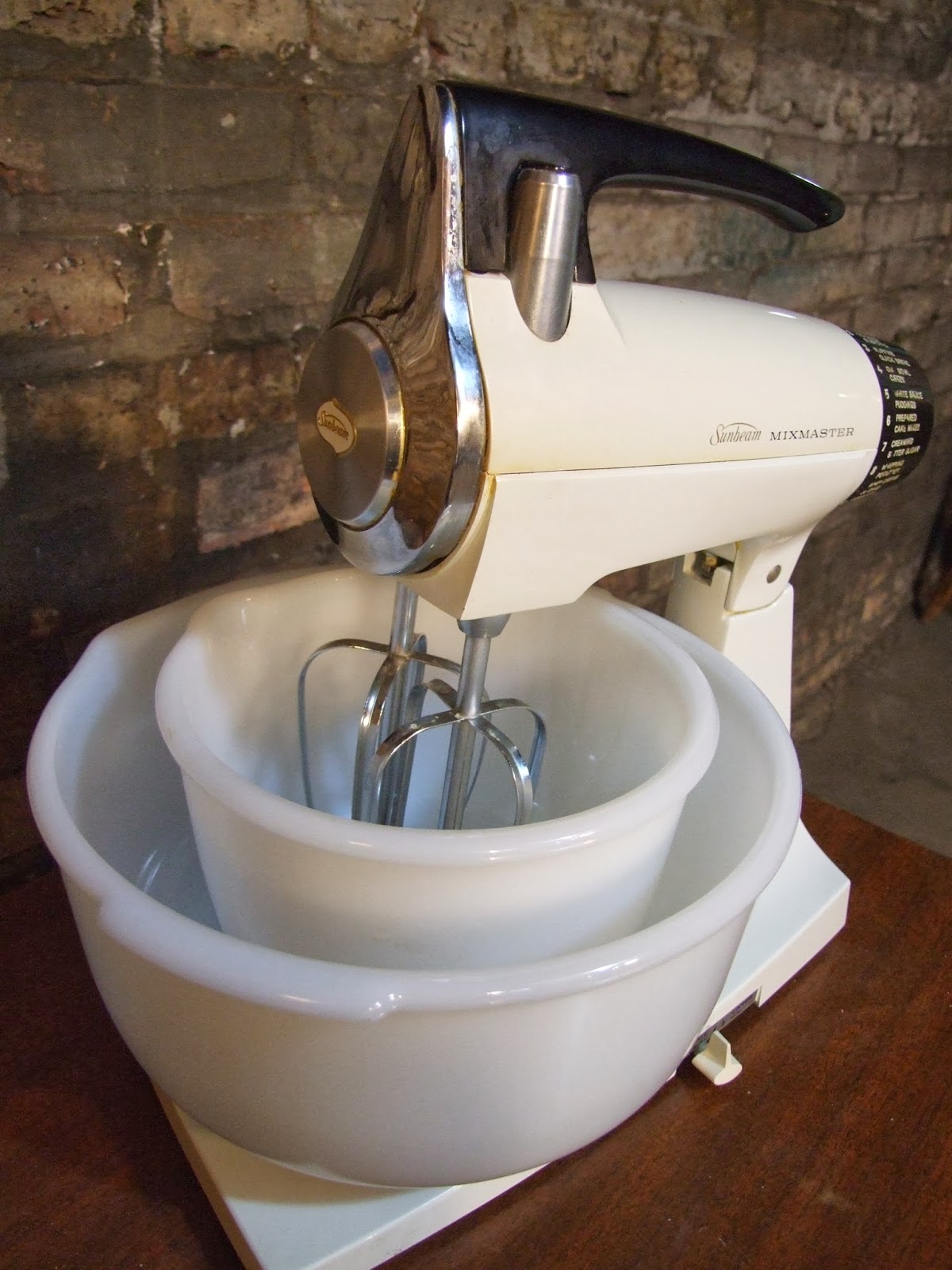 Mid Century Chicago: Sunbeam Mixmaster Mixer