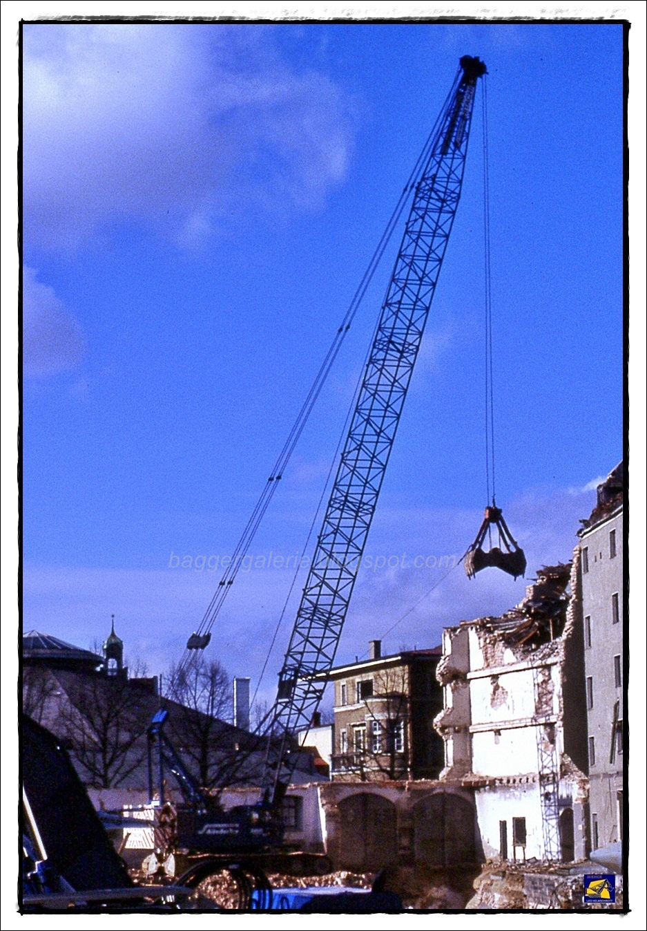 Bagger Galerie Construction Machines: HITACHI KH500 Raupenkran ...