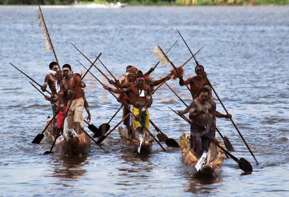 Asmat Cultural Festival, Indonesia - berfose
