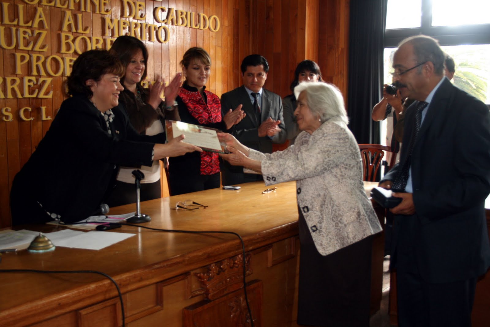 AL DIA: SE ENTREGA MEDALLA " ALBERTO DOMINGUEZ BORRAS EN SAN CRISÒBAL.