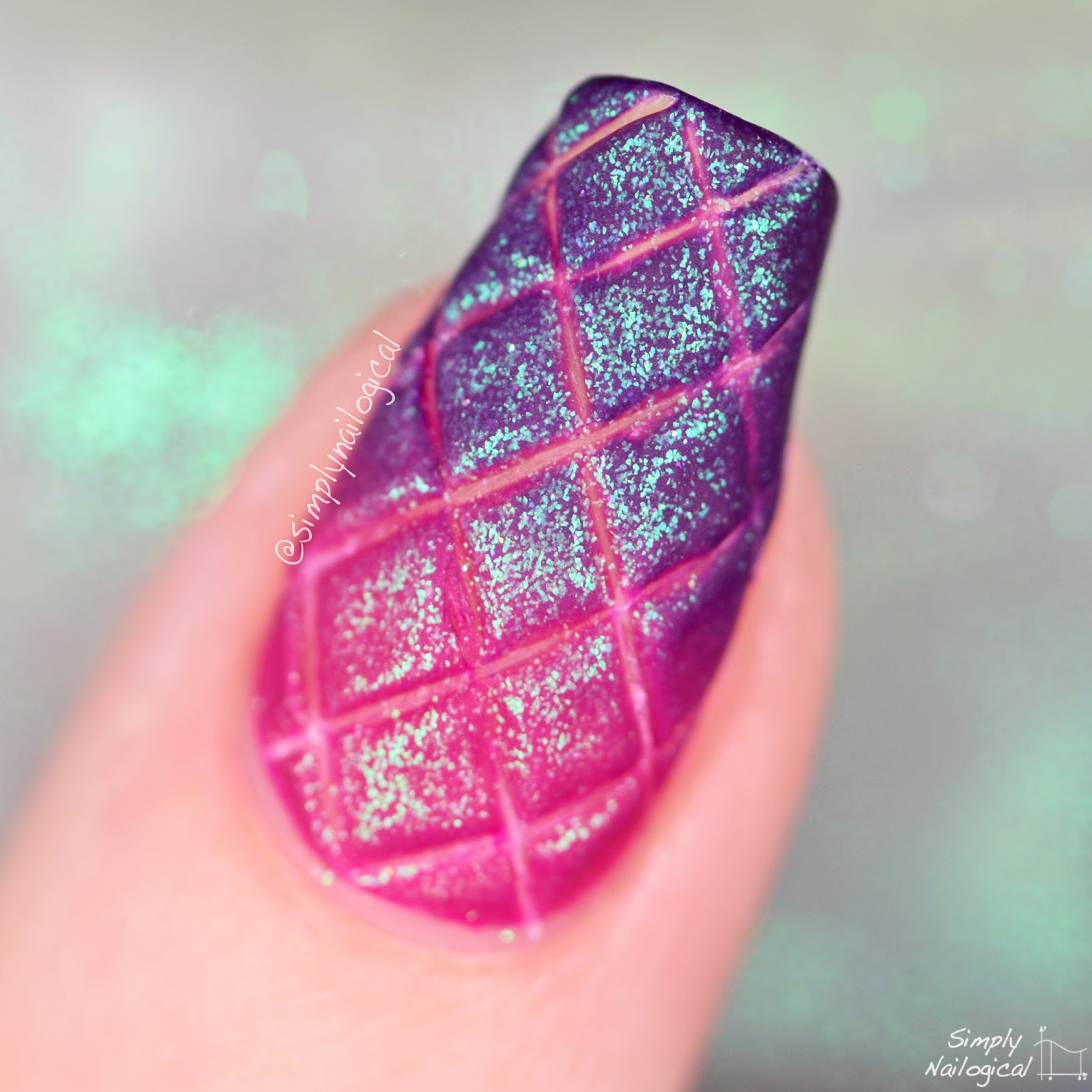Simply Nailogical: DIY fancy quilted nails