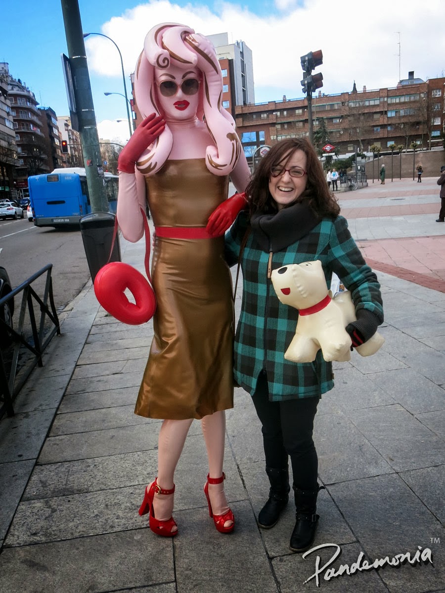 Pandemonia: Pandemonia flys to Madrid for Alaska Y Coronas