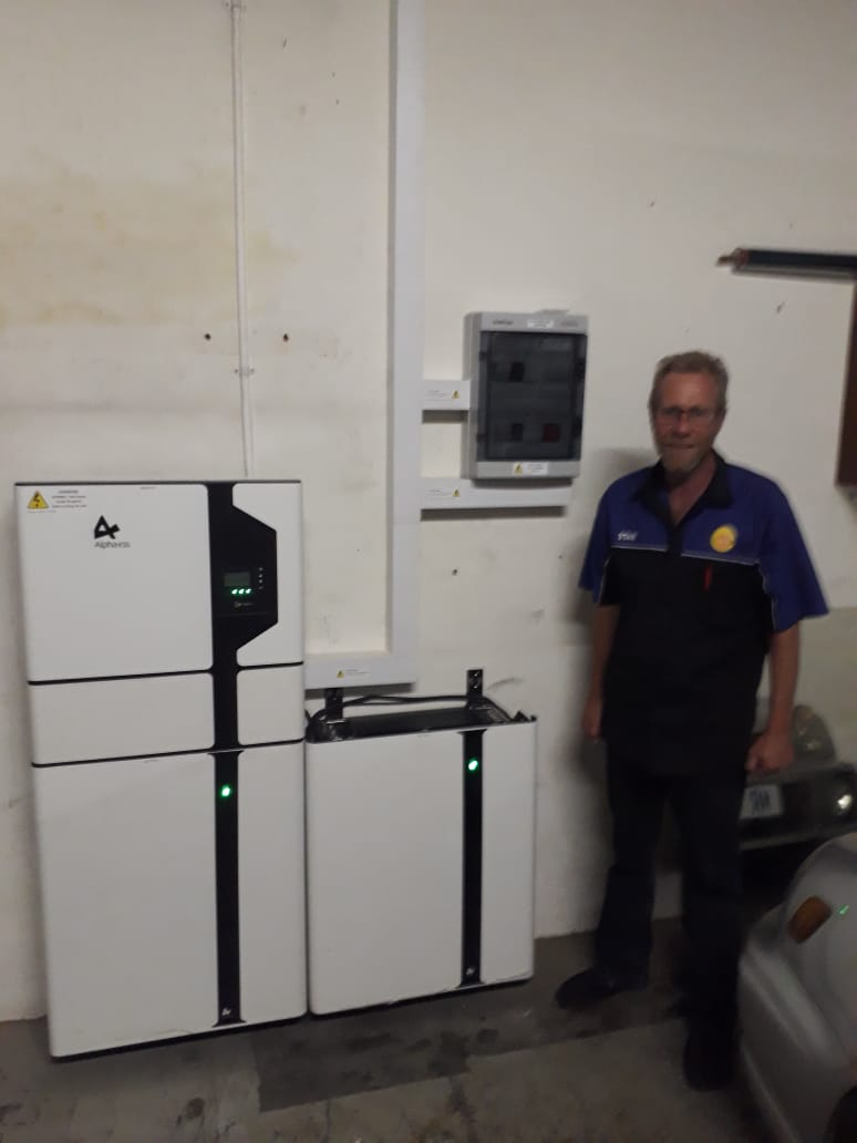 AM Solar - Projects: Alpha SMILE ESS Inverter + Batt System ...